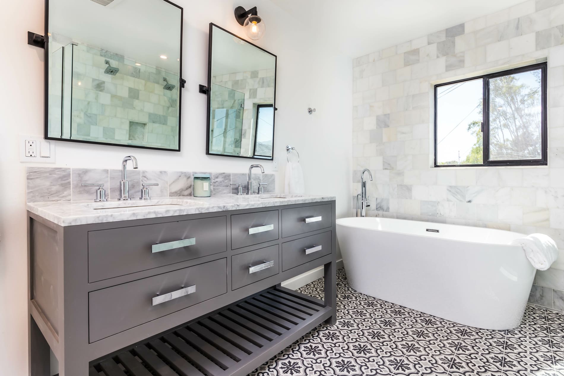 ROBERT TILE Installation | Tile Installers Chicago